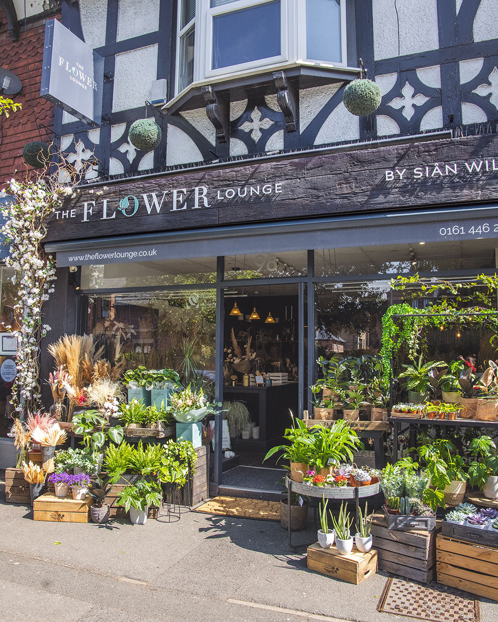 About Us – The Flower Lounge